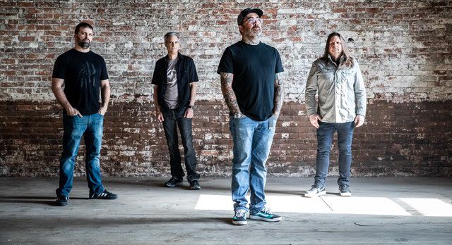 (listen) Staind Releases Deluxe Album with Brand New Song - Screamer ...
