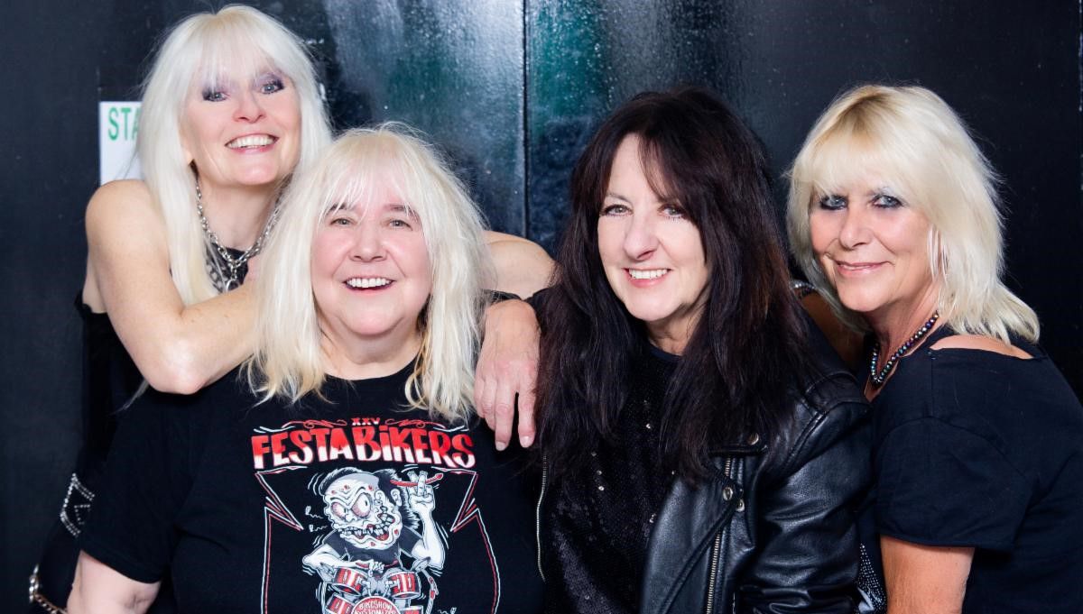 (video) GIRLSCHOOL: Electrifying Cover Of Metallica’s “Hit The Lights ...